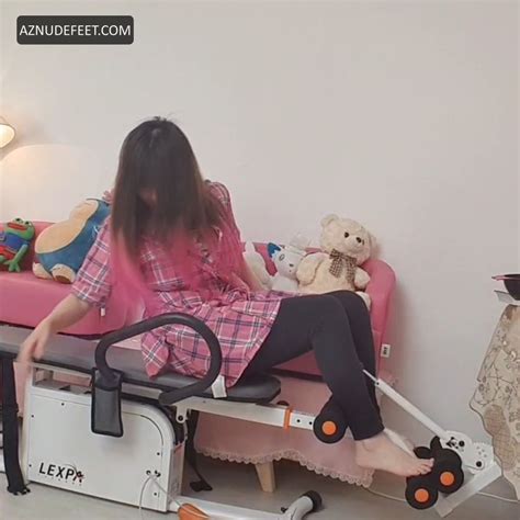 Hachubby Feet Aznudefeet