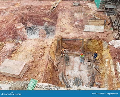 La Fundaci N De La Subestructura Trabaja En El Emplazamiento De La Obra