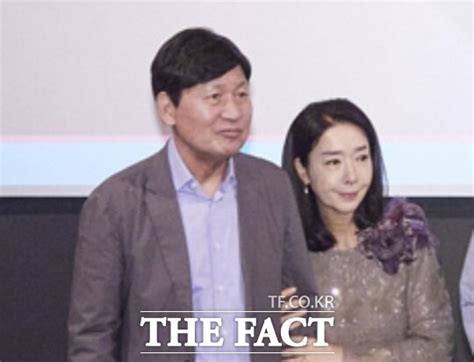 국민배우 안성기 혈액암 투병 중호전되고 있다 연예 기사 더팩트