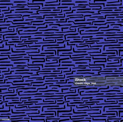 손으로 파란색 배경에 매끄러운 추상적 인 검은 색 스트로크 패턴을 만들었습니다 둥근 가장자리와 마커 그런지 낙서 스트로크 남자 여자 옷 리넨 직물에 대한 부화 그림 검은색에