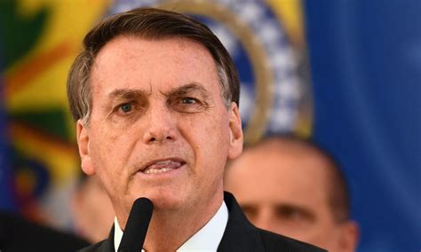 Bolsonaro Chama Jornalista De Canalha E A Manda Calar A Boca