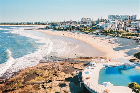 15 Best Sunshine Coast Beaches For Surfing And Swimming Man Of Many