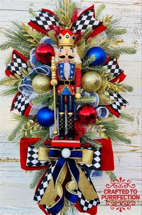 Pin By Elaine Wukelic On Pictures 24 Nutcracker Christmas Decorations