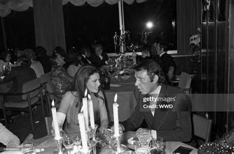 British Actor Richard Burton And American Actress Raquel Welch Help