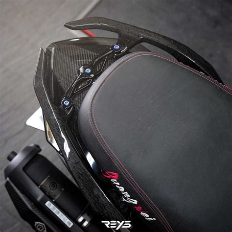 【台中光葳】r1後扶手 Jets Sr Sl Sl R1 正碳纖維 斜紋 蜂巢 鍛造 後扶手 分離式後扶手 Reys 蝦皮購物