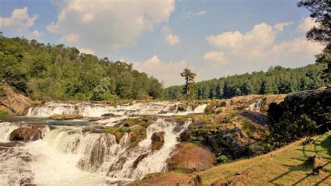 Premium Photo Beautiful Scenic Landscapes Of Pykara Falls Flow Of