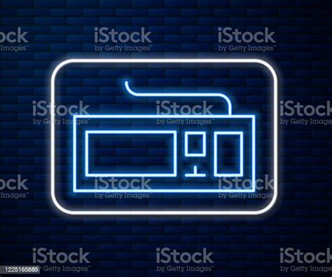 빛나는 네온 라인 컴퓨터 키보드 아이콘 벽돌 벽 배경에 격리 Pc 구성 요소 기호입니다 벡터 일러스트레이션 0명에 대한 스톡 벡터 아트 및 기타 이미지 Istock