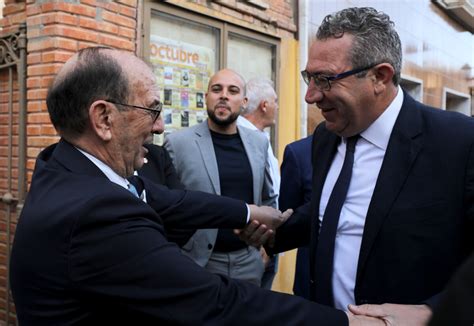El presidente de la Diputación de Alicante celebra la firma del