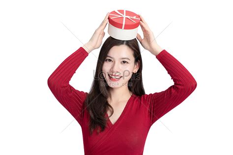 선물 상자를 들고 여성 사진 무료 다운로드 Lovepik