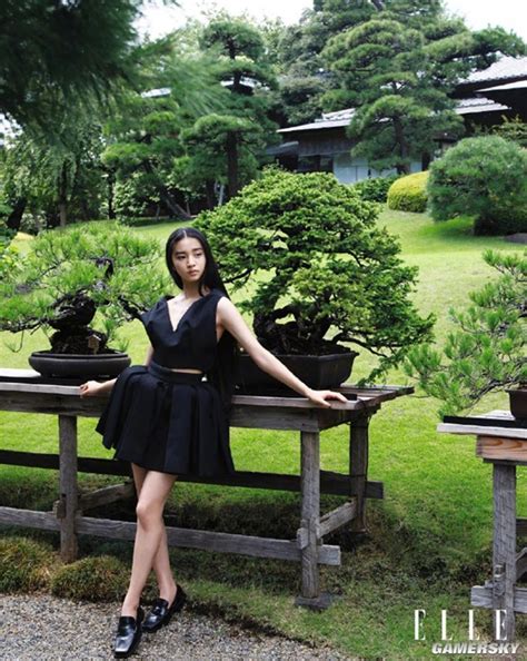 19岁木村光希再登杂志封面 美腿颜值均在线 游民星空