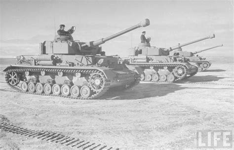 Pin op Panzer IV