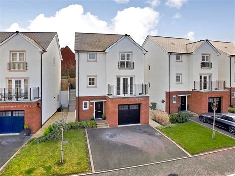 4 Bed Detached House For Sale In Juniper Drive Dawlish Ex7 £400 000