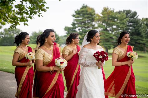 Bride With Bridesmaids Photo Malayali Christian Wedding South Indian Bride Knanaya Wedding In