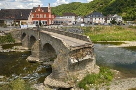 Nach Der Flut Wiederaufbau Im Ahrtal Dauert An