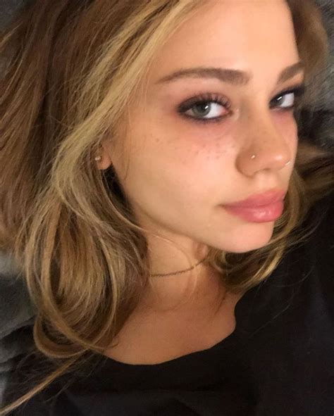 ปักพินโดย Mish 🦕 ใน How Im Tryna Be