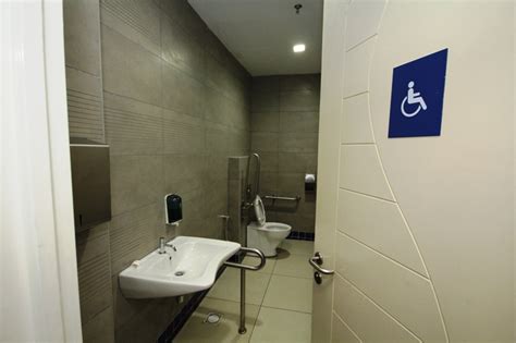 Transgender Disarankan Guna Tandas Oku Escabytes
