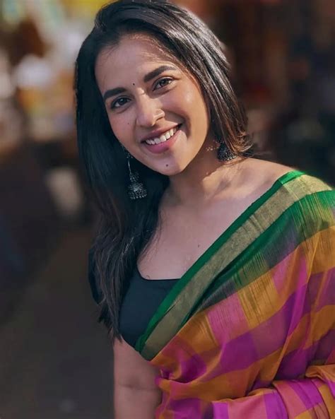 Komalee Prasad Traditional Looks In Saree Pics Shared In Instagram