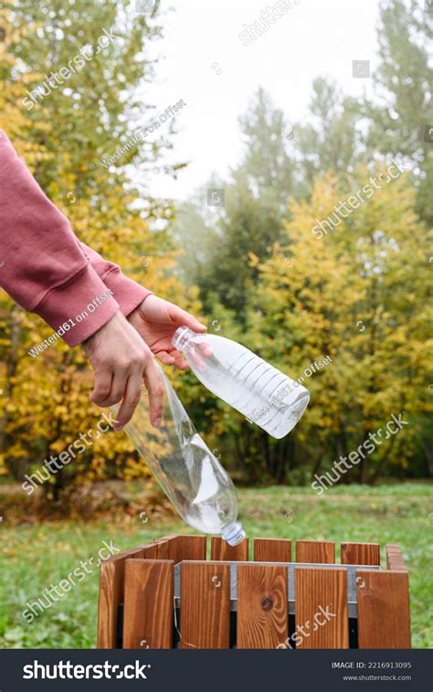 55 090 Emptying Bin Images Stock Photos Vectors Shutterstock