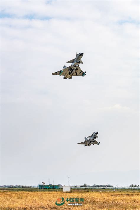 鹰呼啸！空军航空兵某旅一场实战化飞行训练拉开帷幕