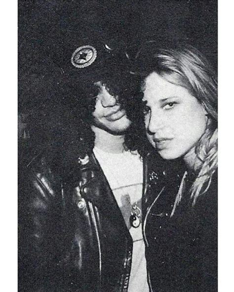 Slash And His 1988 Gf Sally Mclaughlin Slash Y Su Novia Sally
