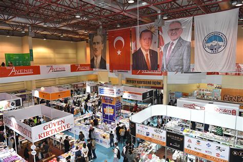 Büyükşehirin Kayseri Kitap Fuarı Günde Bin Kitap Tutkununu Ağırladı Kayseri