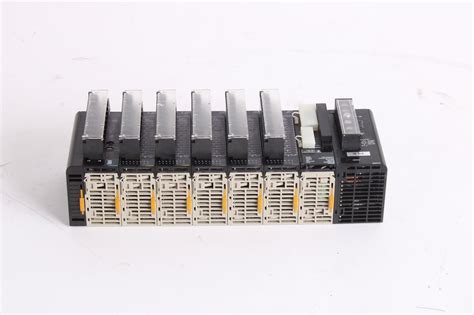 omron sysmac cj1m cpu12 programmable controller with 1x cj1w pa202 mo