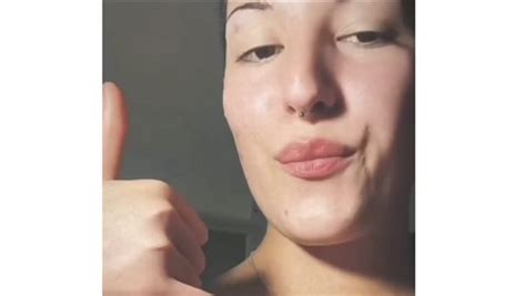 القصة الكاملة لارتداء ابنة أحمد الفيشاوي صليبًا