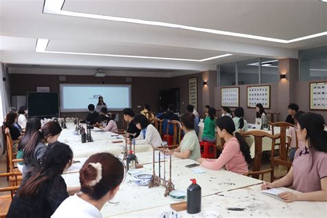 教师教育学院召开辅导员班情熟知汇报会 信阳师范大学教师教育学院