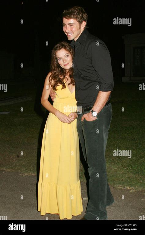 Anna Friel And Lee Pace Abc Entertainments Pushing Daisies Series