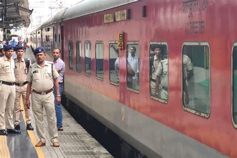 Mumbai Train Firing Accused Rpf Constable Chetan Singh Remanded To