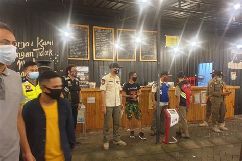 Satgas COVID Paparkan Hasil Evaluasi PPKM Di Provinsi ANTARA News