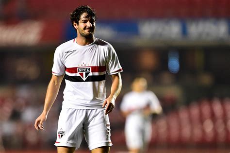 Pato Se Declara Ao São Paulo E Deixa Futuro Em Aberto