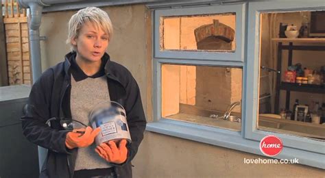 Diy How To Replace A Broken Window Pane With Putty With Philippa