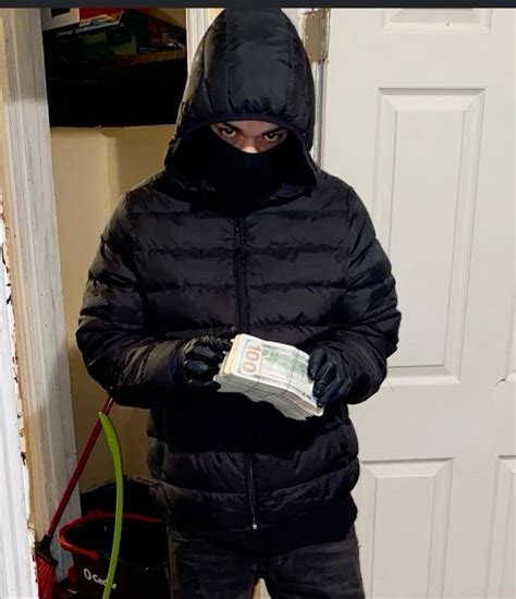 Laja Bb7 🥷🏽💚 Los Dueños Del Invierno Drill Rapper Mens Outfits