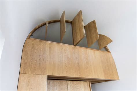 Francisco Sutherland Architects Inserts An Oak Structure Into A