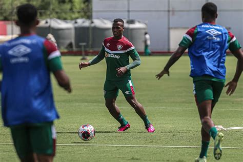 Fluminense registra retorno de Arias após período a seleção