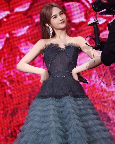 夫妻擂臺戰！楊丞琳和李榮浩杭州演出撞期 粉絲傻眼「又愛又恨」 娛樂星聞
