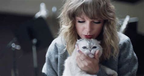 Taylor Swift Throwback Thursday Taylor And Her Cat Olivia