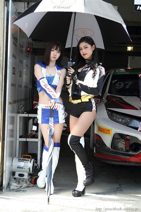 真木しおり さん（フローラルパンサーズ）、七瀬莉砂 さん（team Uematsu レースクイーン）、染谷菜々 さん（mandkマネージメント