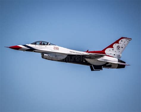 F 16 Thunderbird In Flight In Background Of Blue Sky Editorial Photography Image Of Flight
