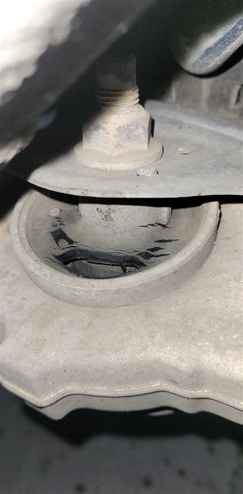 Does this need to be replaced urgently? : r/MechanicAdvice