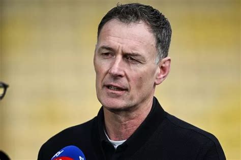 Chris Sutton Voices Concern Over Leeds Uniteds Form In Championship