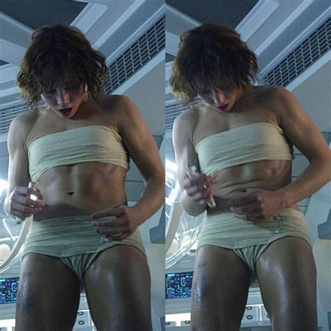 Noomi Rapace En Bikini Noomi Rapace Is Seen Swimming During The