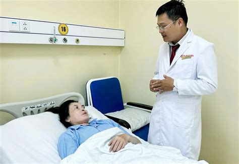 အသက် ၃၆ နှစ်အရွယ် အမျိုးသမီး လူနာသည် ငယ်စဉ်ကတည်းက အသံဗလံဝေဒနာကို