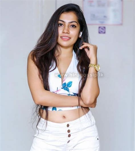 අම්මපල්ලා මම නම් ඉන්ජෙක්ෂන් ගහලා නෑ ප්‍රොමිස් ඇඟේ විදිහට නම් ” සුන්දර නිළි සචිනි