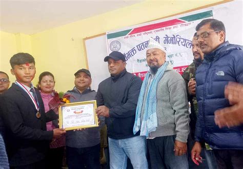 राष्ट्रपति रनिङ शिल्ड प्रतियोगितामा सहभागी विद्यार्थीलाई एसपिएम कलेजले