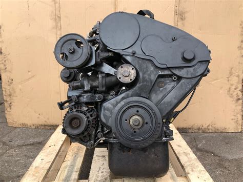 Silnik Mitsubishi Pajero L TD D R KOMP