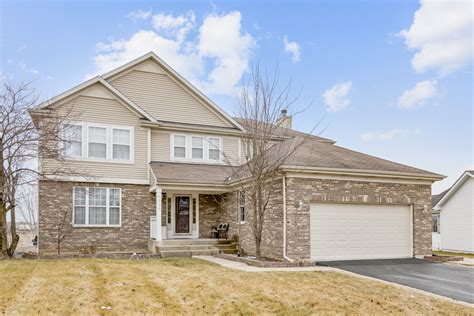 755 N Overlook Cir Round Lake Il 60073 Redfin