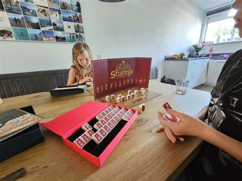 Stratego Viert 65ste Verjaardag Met Een Prachtige Jubileumeditie