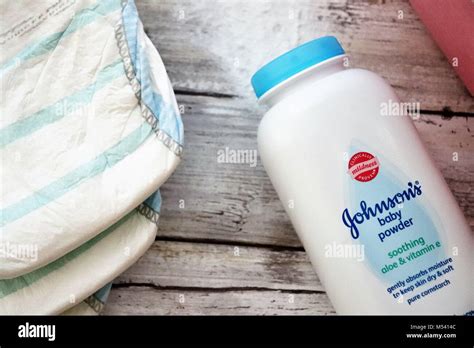 Baby lotion -Fotos und -Bildmaterial in hoher Auflösung – Alamy